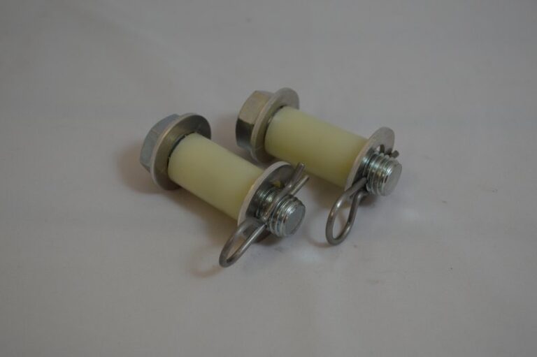 Floating Dock hinge pin hardware for flexible connections using hinges