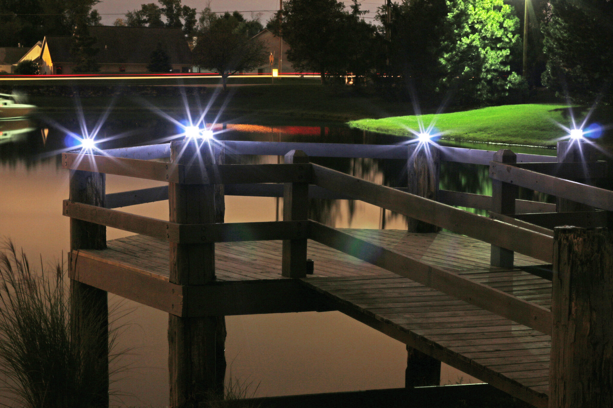 Solar marine lights for marinas, yacht clubs, and associations.